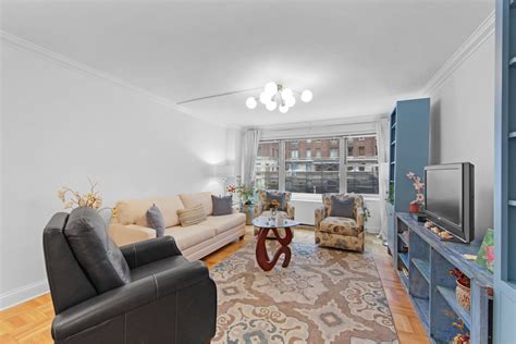 Danielle Stout Real Estate Agent Compass