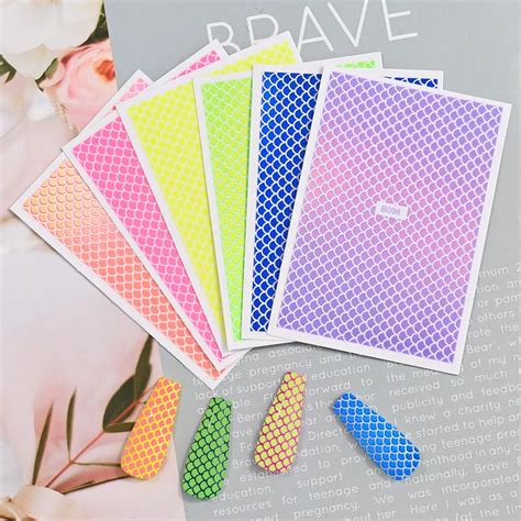 12 개몫 무지개 빛깔의 물고기 피부 네일 아트 스티커 3d 홀로그램 레이저 인어 다시 접착제 데칼 장식 오로라 매니큐어 슬라이더 Vi9스티커 And 디캘즈