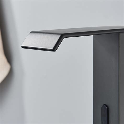 Baterie Chiuveta Baie Blackswan Tip M182 Model Negru Cu Pipa Tip Cascada Si Senzor