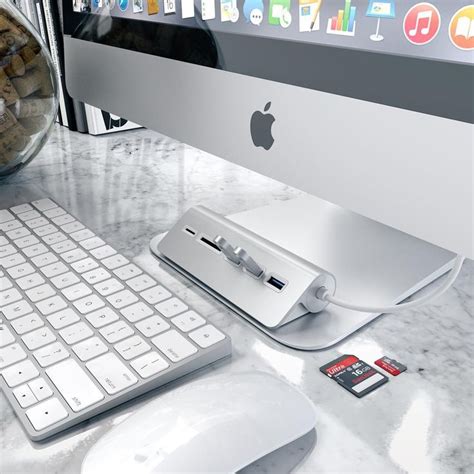 USB Hub Card Reader By Satechi