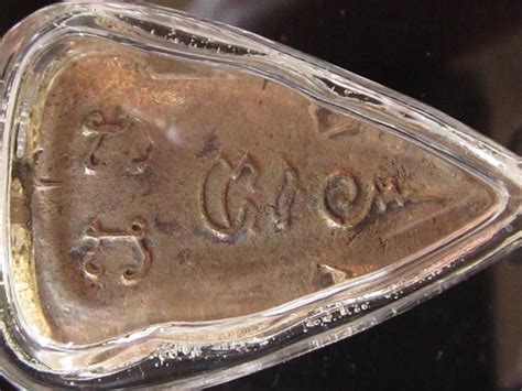 ประมูล หลวงพ่อเงินวัดดอนยายหอม พิมพ์เข่าลอย เนื้อเงิน พระล้านนา คอม เว็บ พระเครื่อง พระบูชา