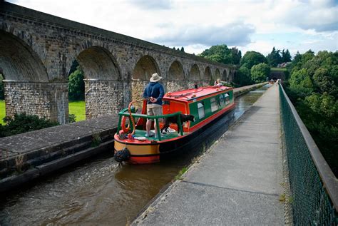 Canal Boat Holidays Barge Narrowboat And Canal Boat Hire Uk