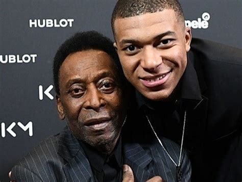 Mbappé Jogador Francês Se Preocupa Com Pelé E Pede Orações