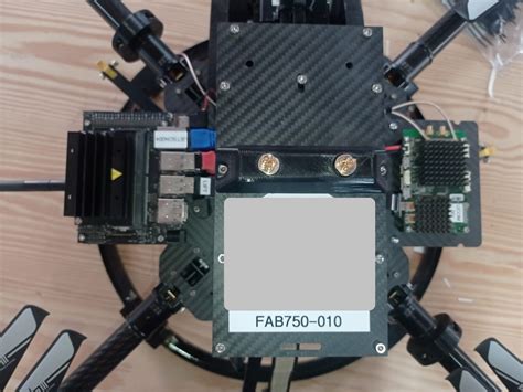 Assembling Drone Components ויסנס טכנולוגיות