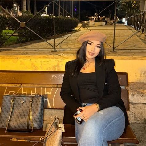 A Mina Be On Threads