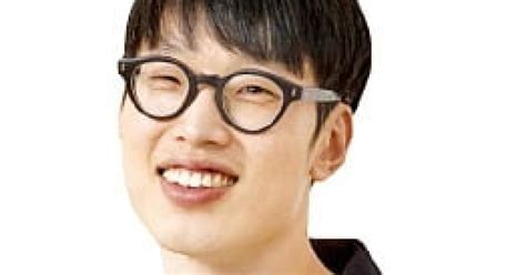 마네 꽃그림 흑백 재현 정물화 통념을 비틀다