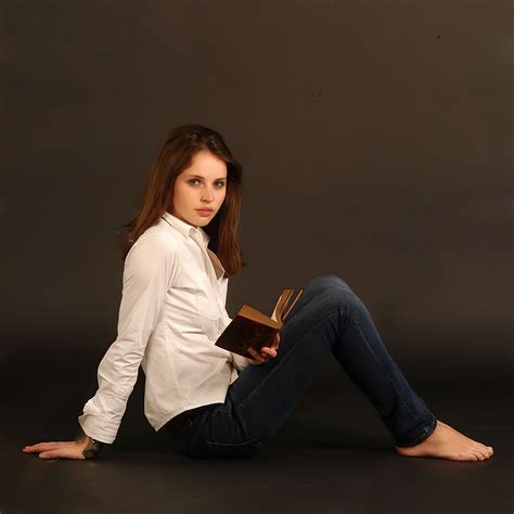 Felicity Joness Feet