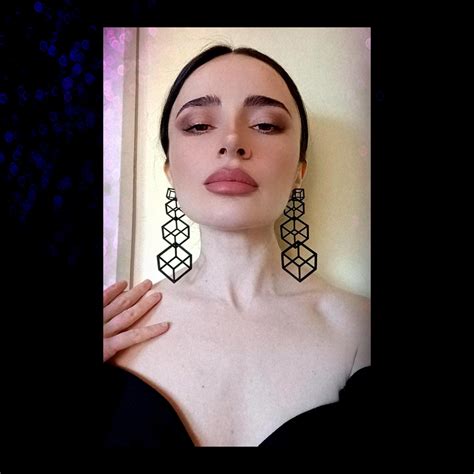 Interlocking Cube Earring 3d Model By Sona On Thangs