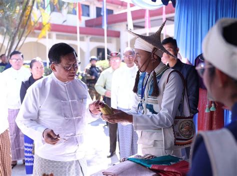 ဗိုလ်ချုပ်မှူးကြီးမင်းအောင်လှိုင် သမ္မတလုပ်ရင် တပ်ကိုဘယ်လိုထိန်းမလဲ
