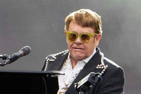 10 Best Elton John Songs of All Time - Singersroom.com