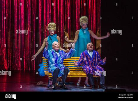 All Singing All Dancing Yiddish Revue A Reminiscence Of Jewish Culture