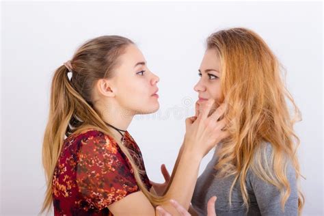 Face Punching Catfight
