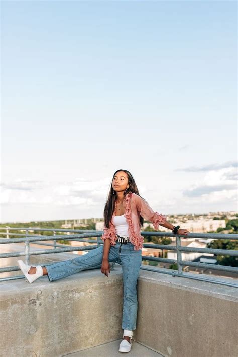 Insta Violetbartlett Rooftop Photoshoot Model Poses Photography