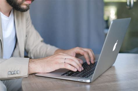 7 Factors To Consider When Choosing A Web Hosting Service For Your Site
