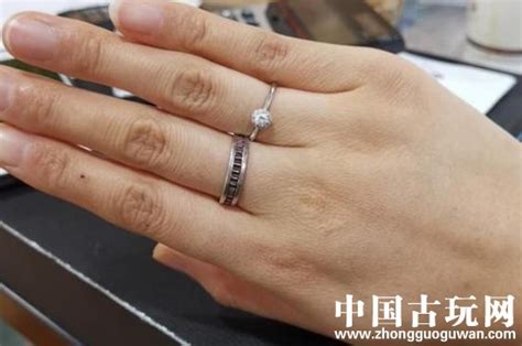 左手中指戴戒指意味着什么 古玩网