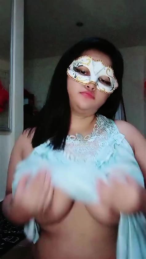 Memek Becek Anadini Semok Tembem