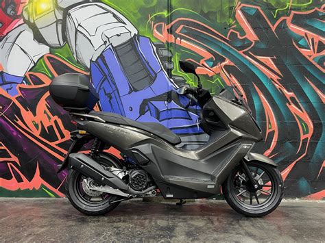 2026 Kymco Skytown 150 Scooter Cvt 1sp 150cc Motoink