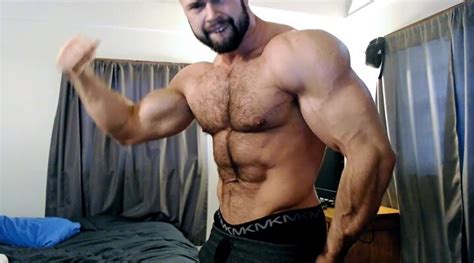 Hairy Musclestud Cam Flexing ThisVid