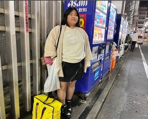 【話題】歌舞伎町の「立ちんぼ」で月収50万のホームレスまなみさん（27）が大人気 カレー Sukiyaki