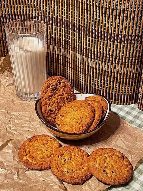 №3 Печенье сдобное с овсяными хлопьями и изюмом 430г — купить оптом в Москве по цене 182 руб