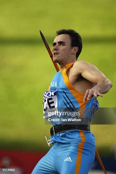 Hamlyn Harris Photos And Premium High Res Pictures Getty Images