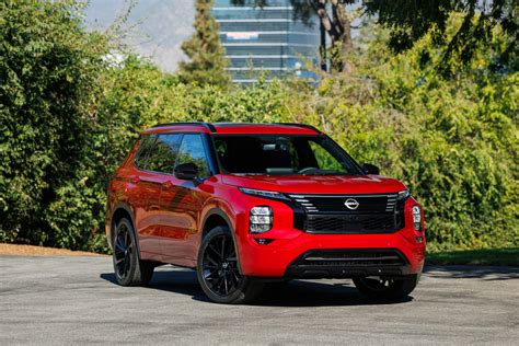 Nissan Unveils Its First Plug In Hybrid In The Usa The Updated Rogue Phev