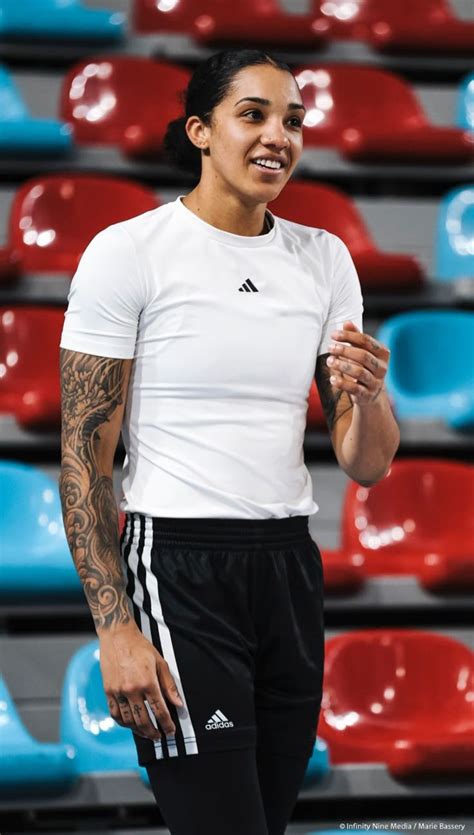 Gabby Williams Basketball Féminin Basket Féminin Couple à La Mode