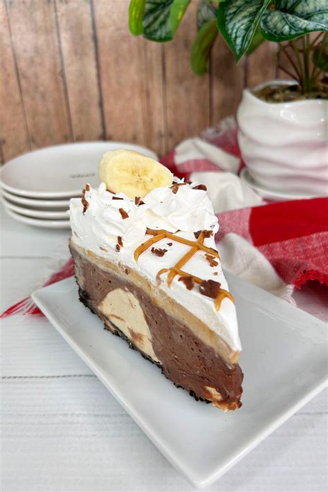 No Bake Chocolate Peanut Butter Banana Pie Pams Daily Dish