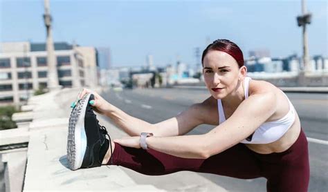 15 Best Upper Glute Exercises With Workout Plan