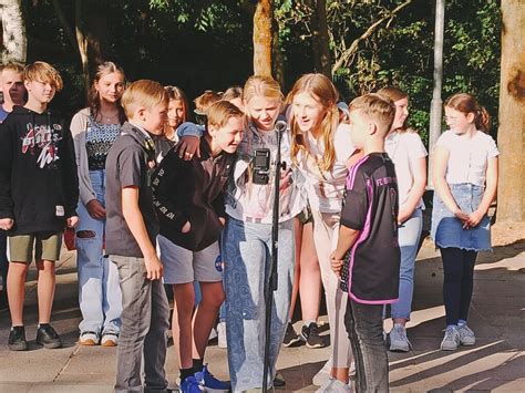 Das Schulhofkonzert Der Klasse 6a Ein Spontanes Musikalisches