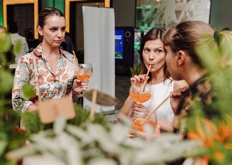 Whats New In Sustainable Dining Edible Biodegradable Tableware