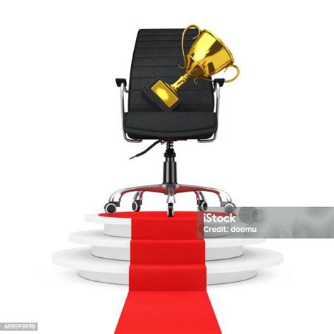 단계와 레드 카펫 라운드 흰색 받침대 위에 황금 트로피와 함께 검은 가죽 보스 사무실의 자 3 차원 렌더링 Championship에 대한 스톡 사진 및 기타 이미지 Istock
