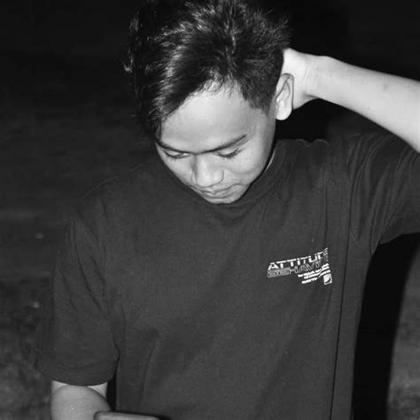 P R A S Prastiyo • Threads Say More