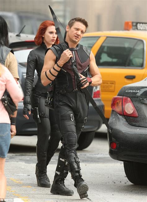 Jeremy Renner Welcomes Baby Girl With Girlfriend Sonni Pacheco Daily Mail Online