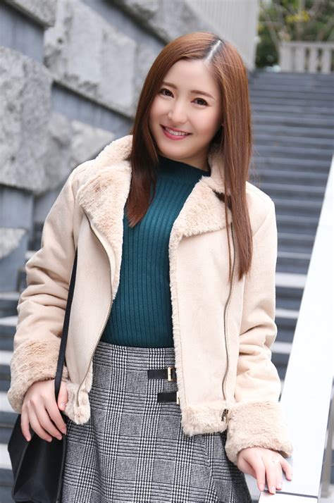 【舞ワイフ公式写真集】東希美 枕を掴みながら何度も果てる底なし淫女 V2ph