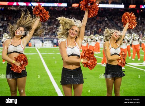 Houston Tx Usa 27th Dec 2023 The Oklahoma State Pom Squad Dance