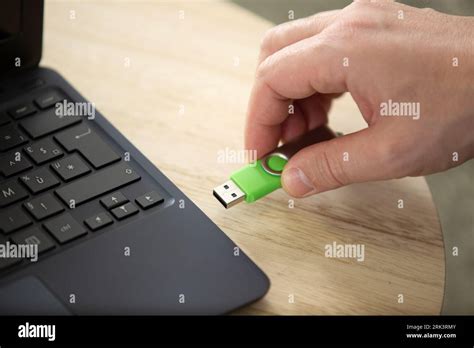 Girl With Usb Key Hi Res Stock Photography And Images Alamy