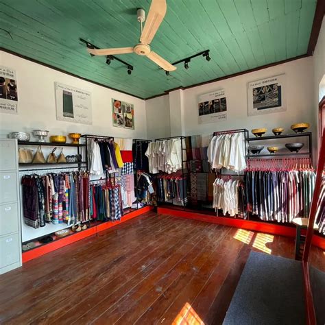 Sao Sinh เช่าชุดพื้นเมืองลาวเต็มวัน