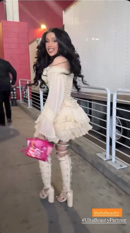 Stefon Diggs Spotted With Model Friend Pree On Super Bowl Field As