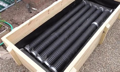 How To Build A Self Watering Garden Bed Diy Wicking Bed How To Build