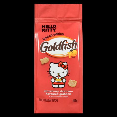 Hello Kitty Goldfish Strawberry Shortcake Baked Graham Snacks 180 G