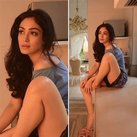 Khushali Kumars Feet