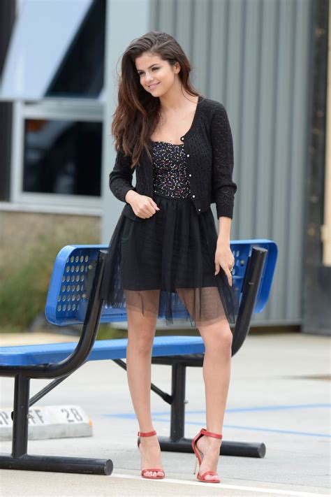 Best Images About Selena Gomez Feet On Pinterest Pinterest Com Osman And Italian