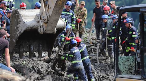 შოვში დაღუპულთა რიცხვი 18 მდე გაიზარდა გრძელდება სამაშველო სამუშაოები [ფოტო] Batumelebi