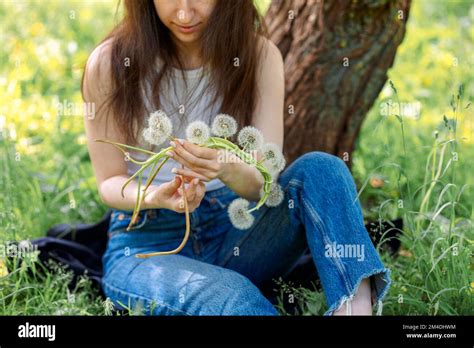Wreath Of White Dandelions Step By Step Instructions Step Happy Girl Makes Wreath Of White