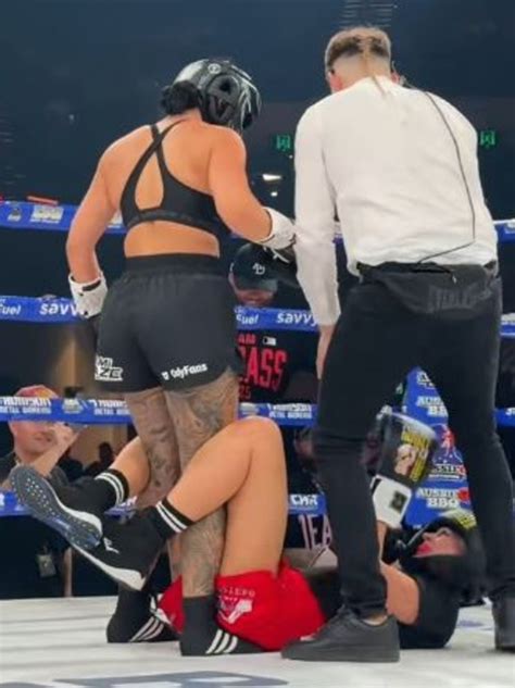 Onlyfans Star Renee Gracies Farcical Boxing Debut Gold Coast Bulletin