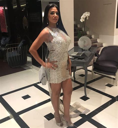 رانيا يوسف بفستان قصير في أحدث جلسة تصوير مصراوى