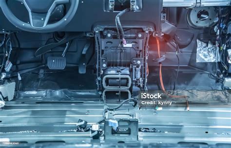 배선 수리점 및 전기 기술자의 전선 및 커넥터 및 터미널이 있는 대형 와이드 케이블 베틀에 대한 스톡 사진 및 기타 이미지 베틀 케이블 검은색 Istock