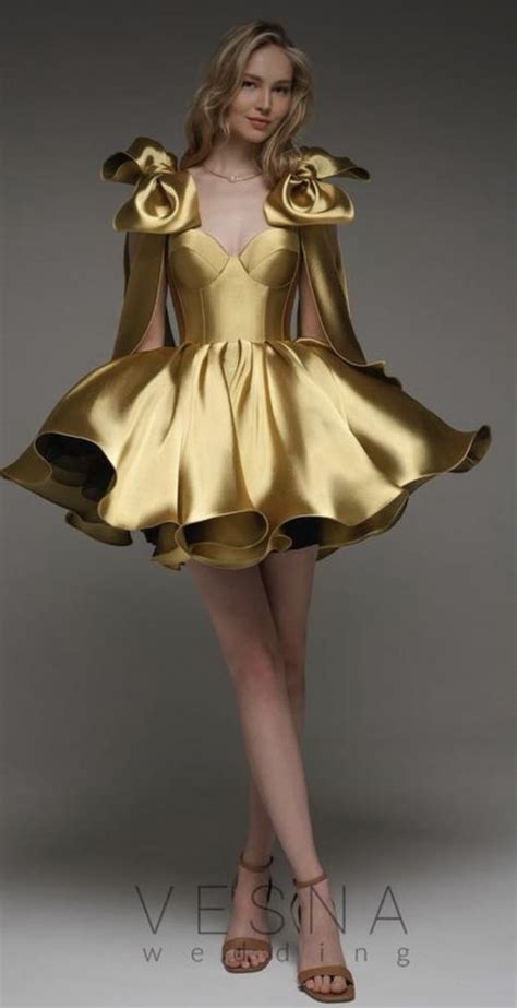 Pin By Adewet On Gold Fancy Short Dresses Classy Prom Dresses