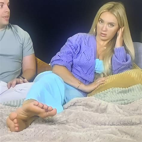 Yara Zayas Feet